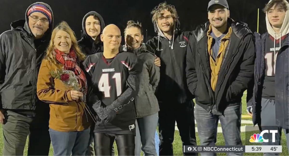 High school football player with Down syndrome goes viral | Live Action