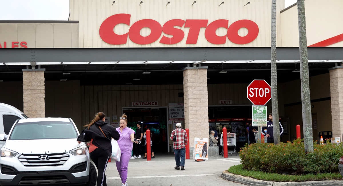New Zealand mother gives birth to baby still in amniotic sac in Costco ...