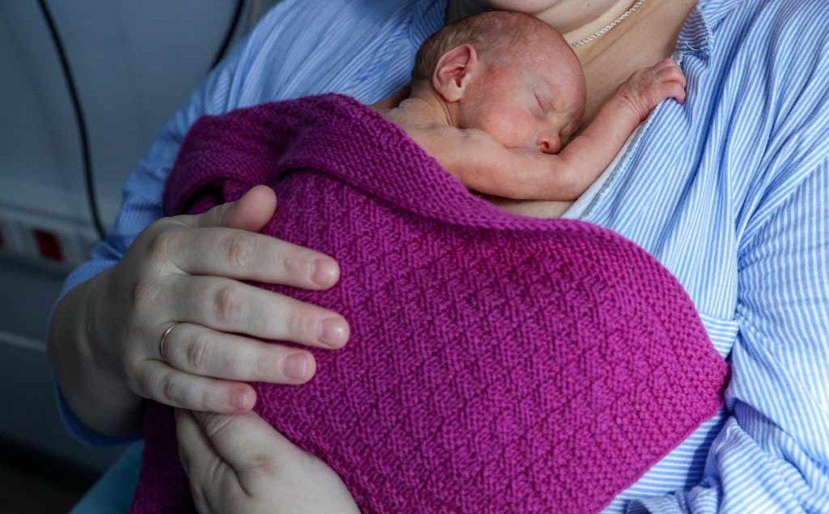Perinatal hospice helps families bond, grieve, heal after life-limiting ...